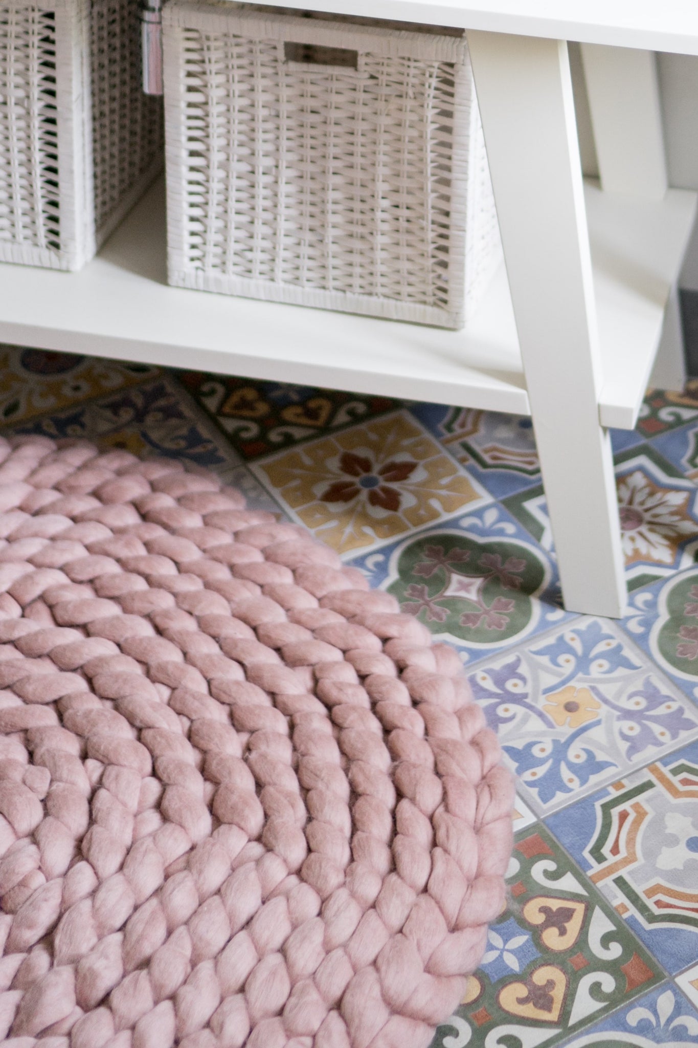 Circle Rug, Arm Knitted from Extra Fine Merino Wool | Wool Art