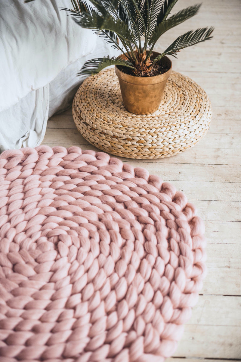 Circle Rug, Arm Knitted from Extra Fine Merino Wool | Wool Art
